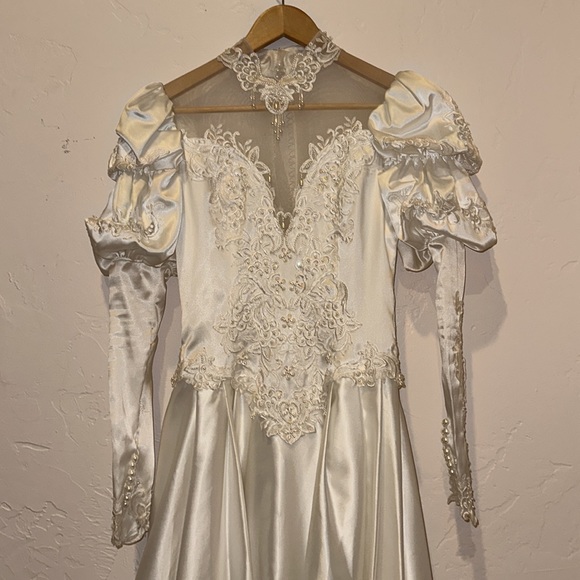 jean phoenix | Dresses | Vintage Pearl Bead Ruffles And Lace Wedding ...